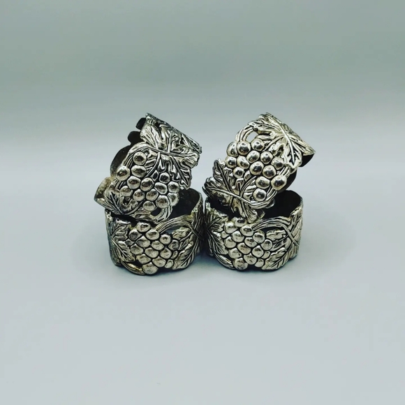 Godinger Silver Art Co | Dining | Godinger Silver Art Co Napkin Rings ...